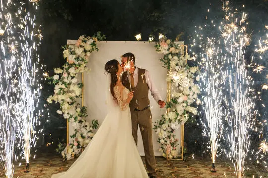 How to Plan the Perfect Fireworks Display for Your Wedding | bigwritehook