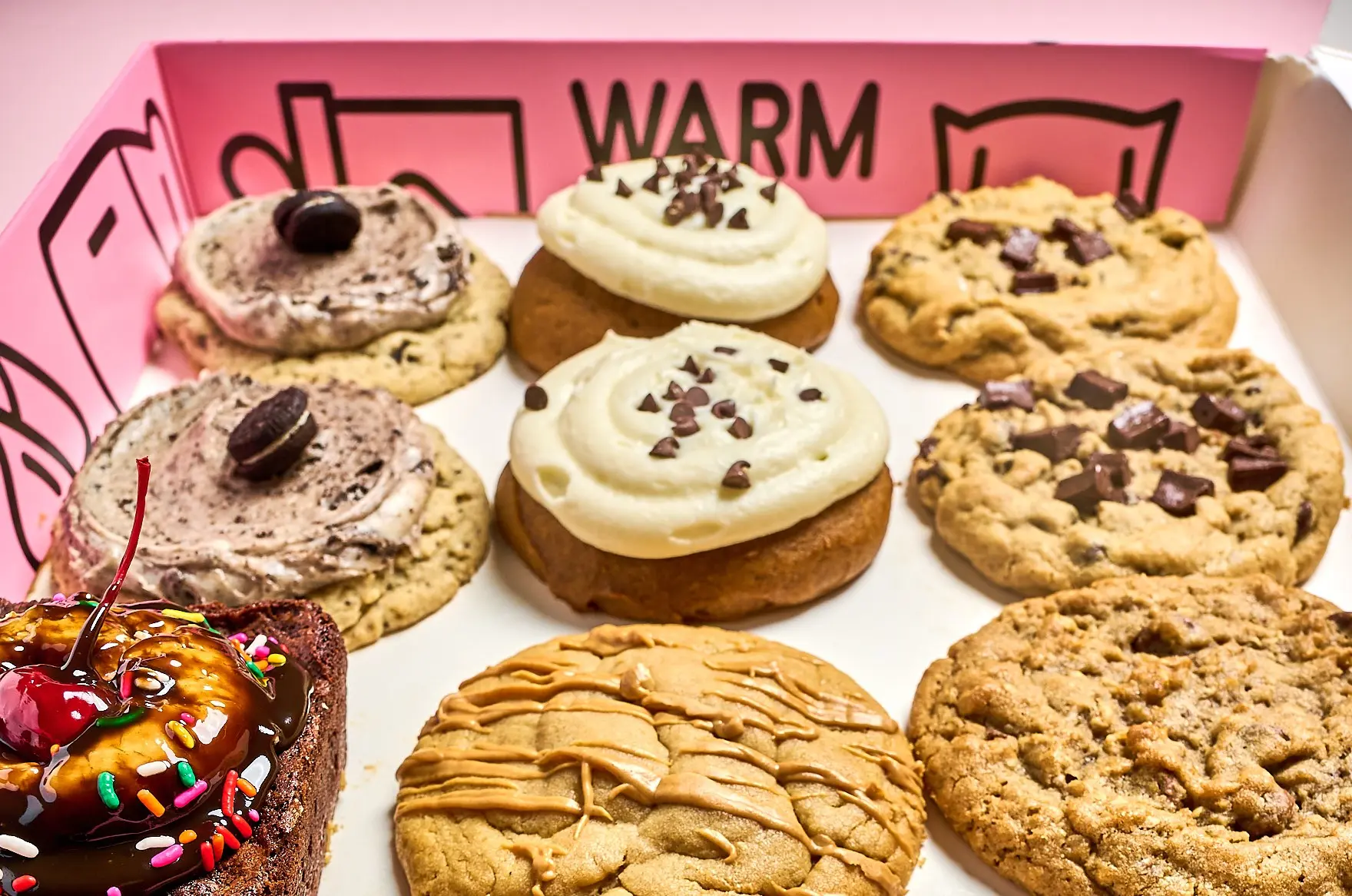Crumbl Cookies vs. Insomnia Cookies: Which Cookie Brand Wins ...