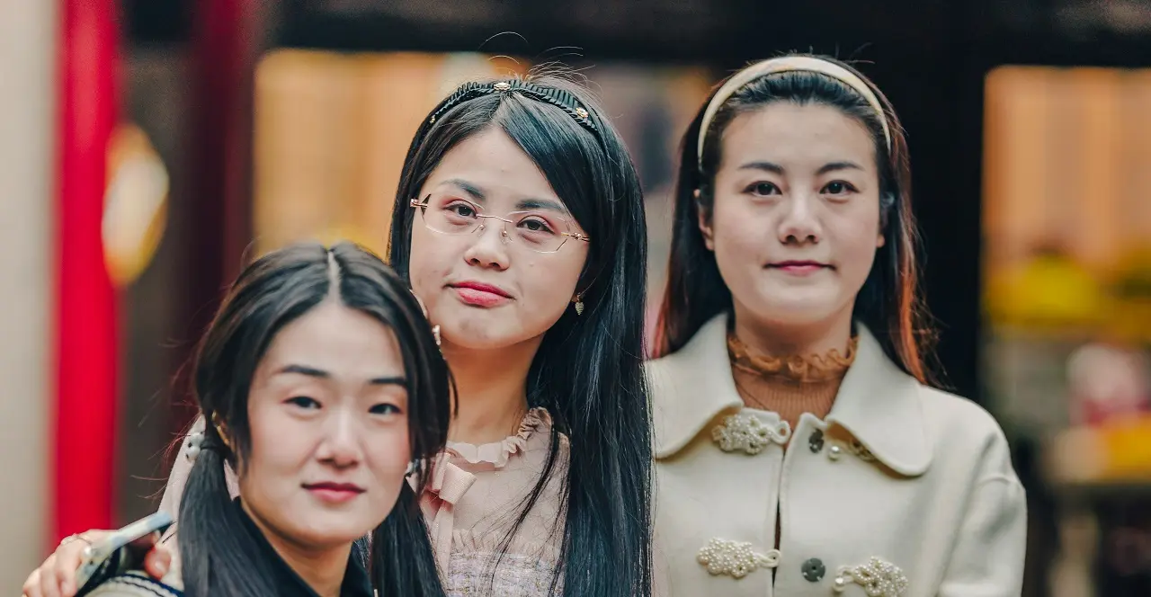Asian step sisters take study break - uwu tofu : Why Its Trending ...