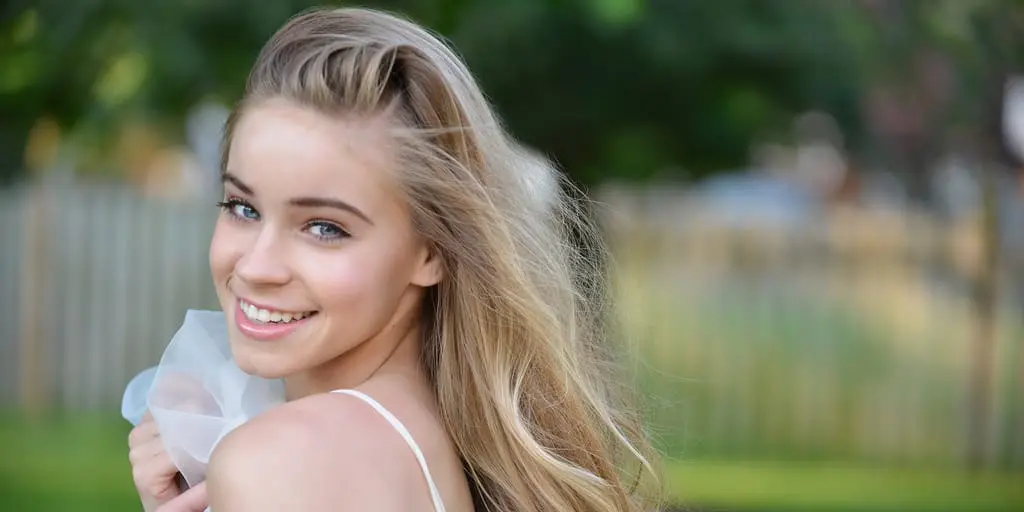 Alexa Blair Robertson - Age, Height, Wiki, Bio, Net Worth, and ...
