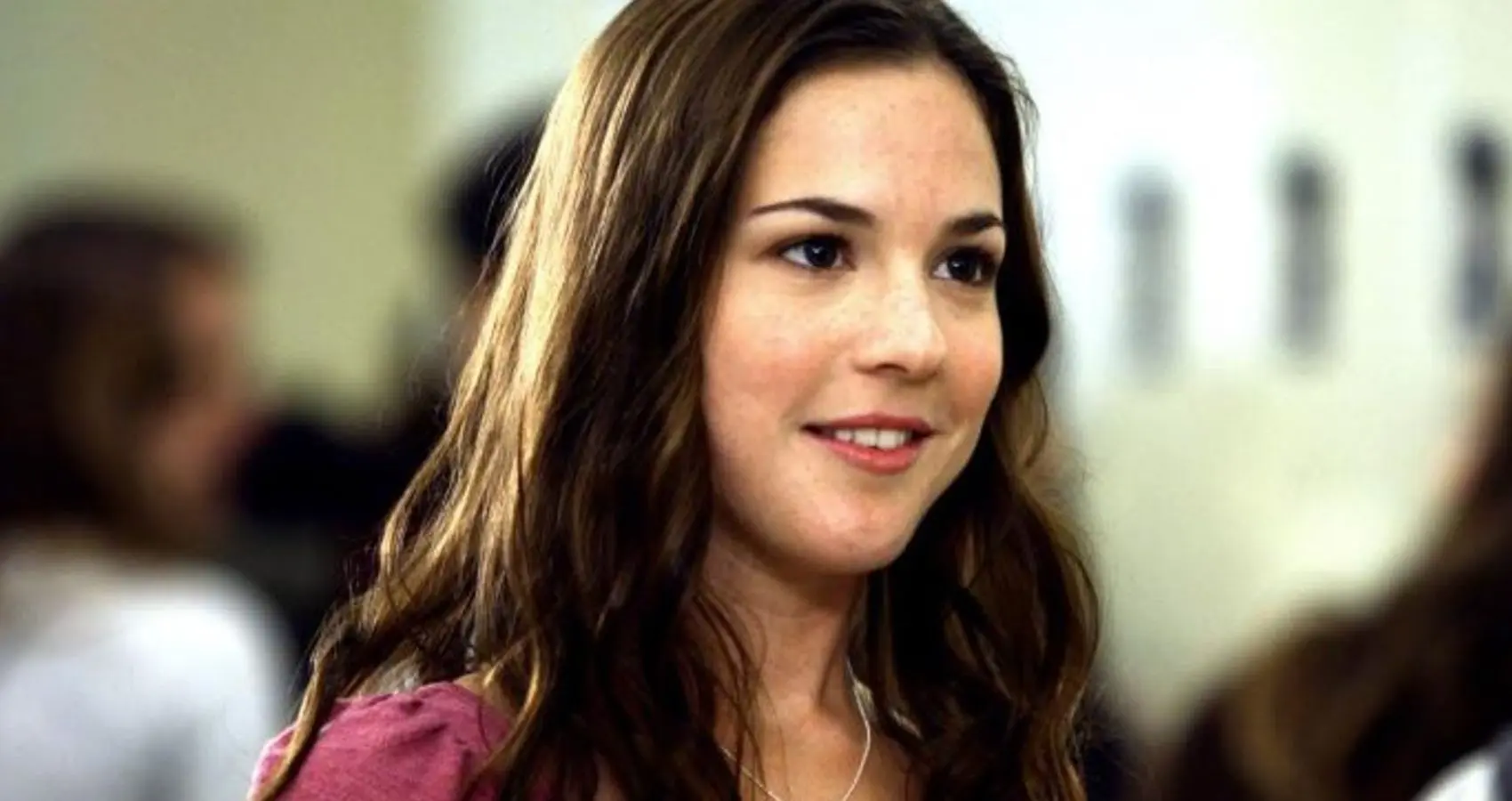 Martha MacIsaac: Age, Height, Wiki, Bio, Net Worth, and Personal Life ...