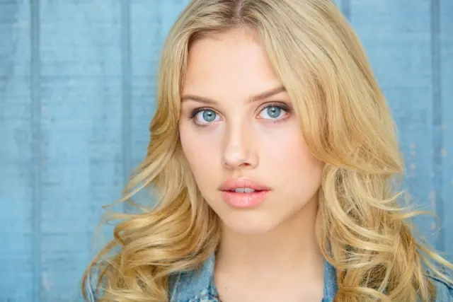 Gracie Dzienny - Age, Height, Wiki, Bio, Net Worth, and Boyfriend ...